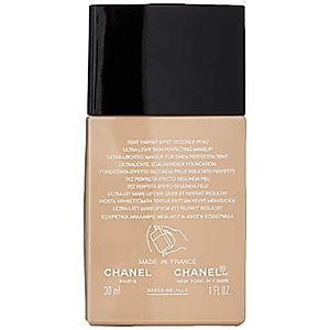 Vitalumiere Aqua Ultra-Light Skin Perfecting Makeup by Chanel 70 Beige SPF15 30ml