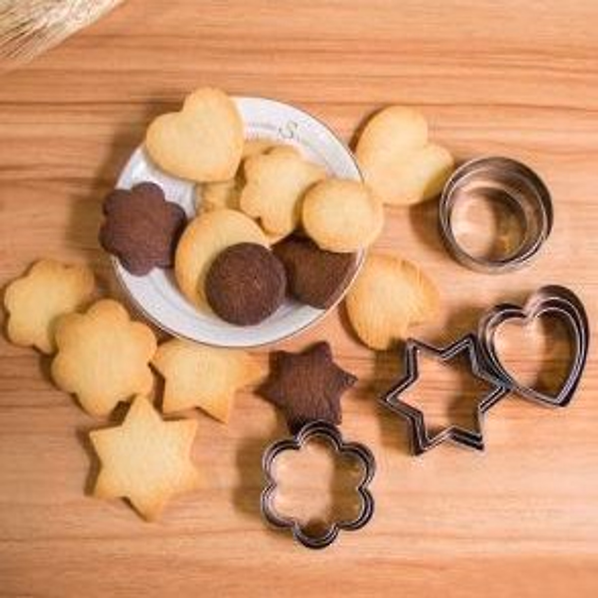 Metal Cookie Cutters Set - Star Cookie Cutter Stainless Steel Round Biscuit Cutter Heart Small Star Cookie Cutters Mini Flower Molds Cutter for Baking (12 Round Heart Flower Star Cookie Cutters)