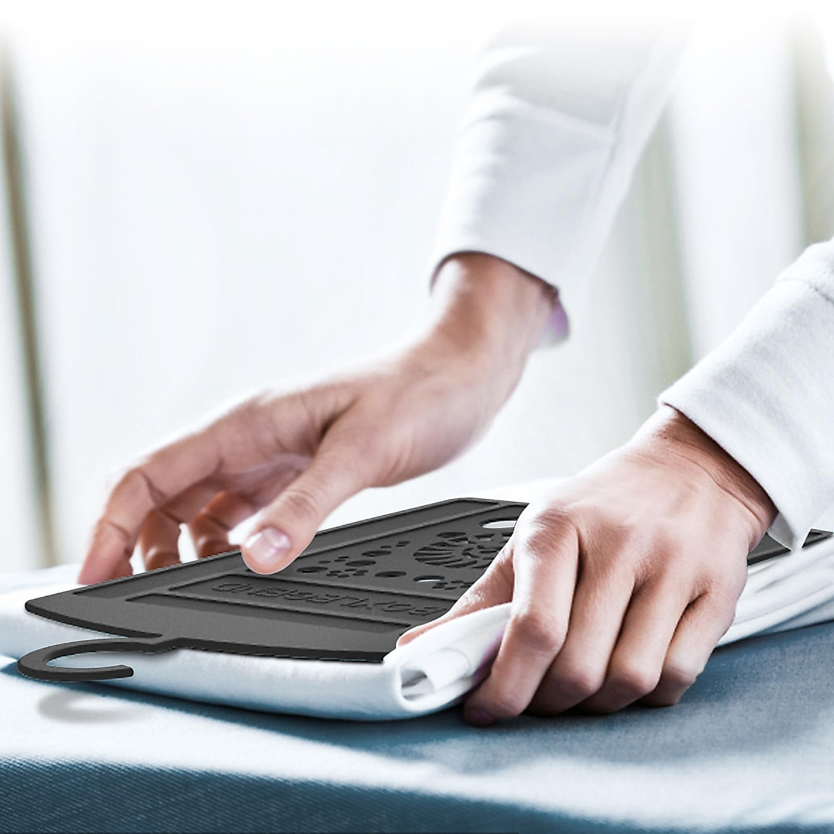 BoxLegend Shirt Folding Board Durable Shirt Folder Easy Folding Clothes Folder for Adult and Kids Handle As Hook for Hanging Black