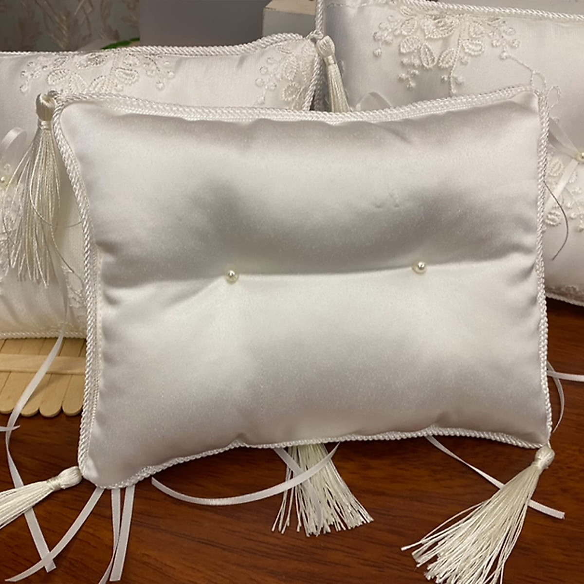 ZYLLZY Wedding Ring Pillow,Rectangle Ring Pillow with Tassel,Simple Ring Bearer Cushion Marriage Supplies for Bridal Shower Wedding Ceremony Proposal