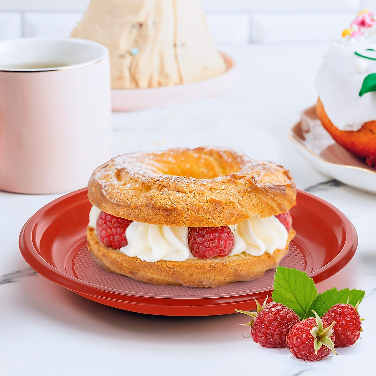 Coloch 200 Pieces 6 Inch Red Disposable Plates, Plastic Dessert Plates Bulk Round Party Plates Multi-Purpose Appetizer Plates for Cake, Dessert, Fruit, Barbecue, Party, Picnic, Wedding