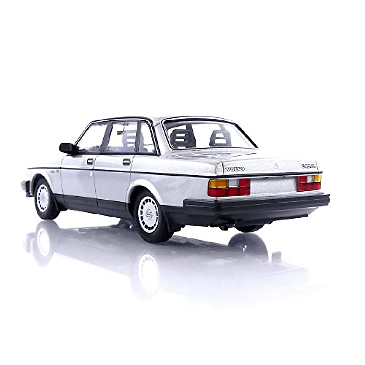 Minichamps 1986 240 GL Silver Metallic Limited Edition to 380 Pieces Worldwide 1/18 Diecast Model Car 155171408