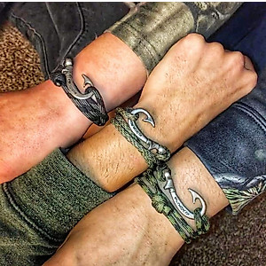 Chasing Fin Fish Hook Pendant Bracelet - Cool 30-Inch Military-Grade 550 Paracord Bracelet & Anklet - Adjustable Size, 100% Nylon Nautical & Fishing Accessory - J-Hook Pendant, Pewter - Arctic Camo