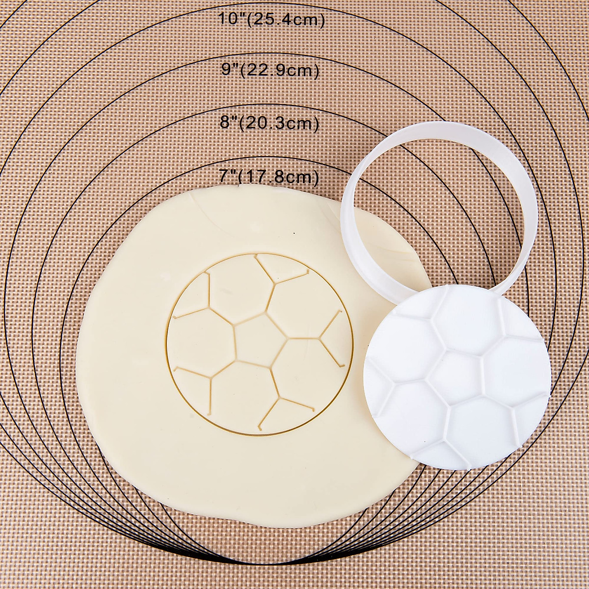 Mostop Soccer Cookie Cutter with Stampers, 3D Sports Cookie Cutter Set, Cake Decoration Tools Birthday Party Supplies Favors