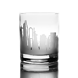 Greenline Goods Whiskey Glasses - 10 Oz Tumbler for New York Lovers (Single Glass) - Etched with New York Skyline - Old Fashioned Rocks Glass