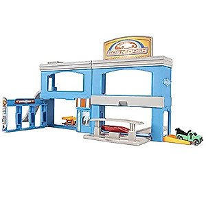 Micro Machines Medium Transforming Playset, Gas N Dash - Expanding Playset with Included Exclusive Vehicle - Toy Cars for Kids and Collectors - Collect Them All