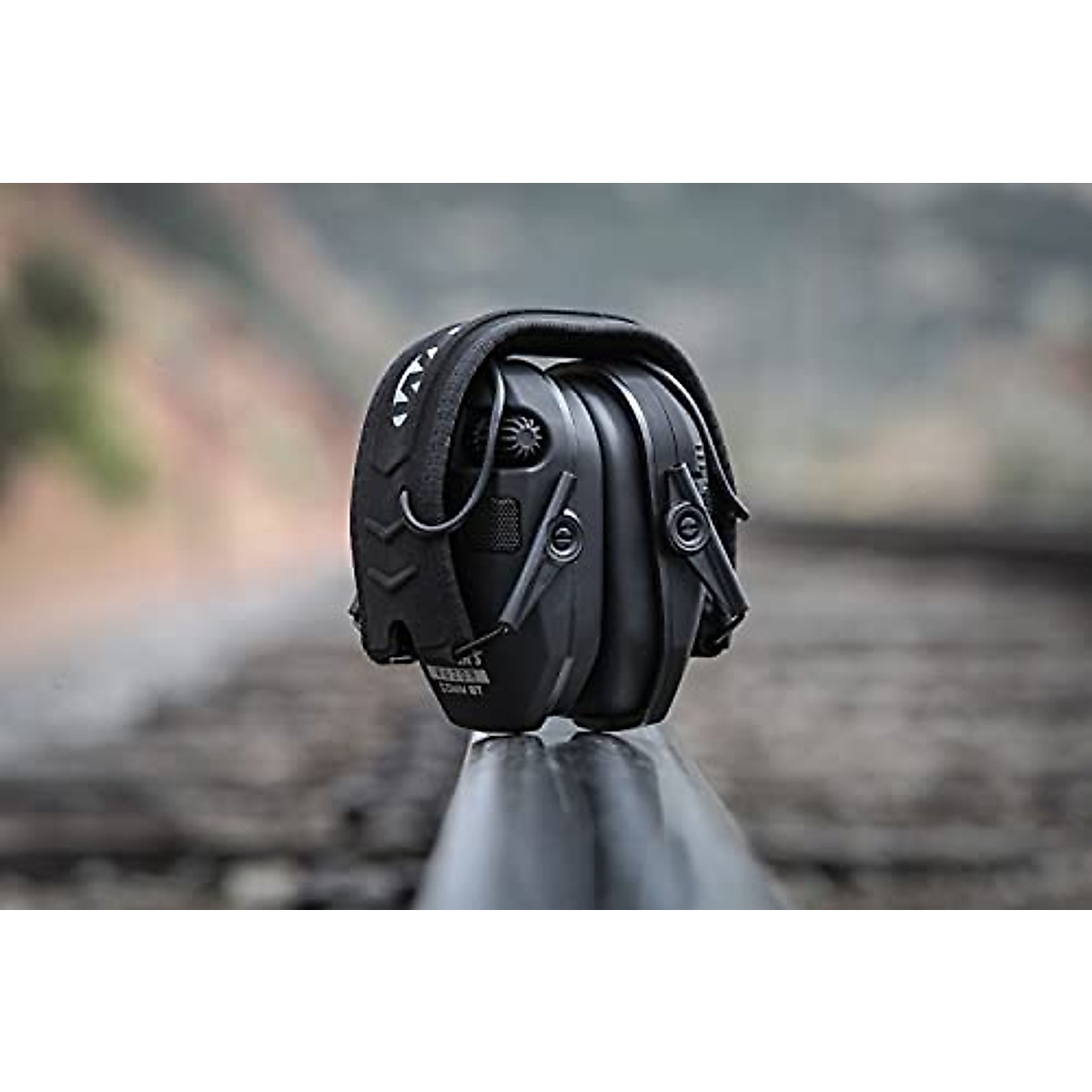 WALKER'S Razor Electronic Quad Muff w/ Bluetooth | 4 Mics 360-Degree Sound Capture 23dB NRR Hearing Protection Range Shooting Earmuffs w/ 2 AAA Batteries, Black