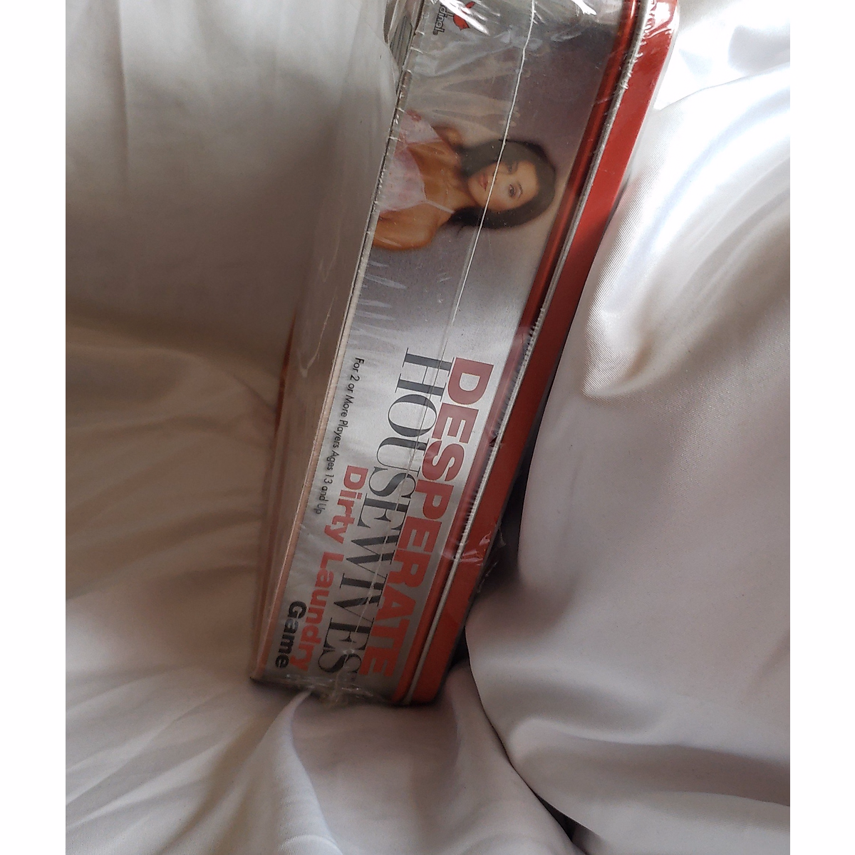 Cardinal Industries Desperate Housewives Dirty Laundry Game