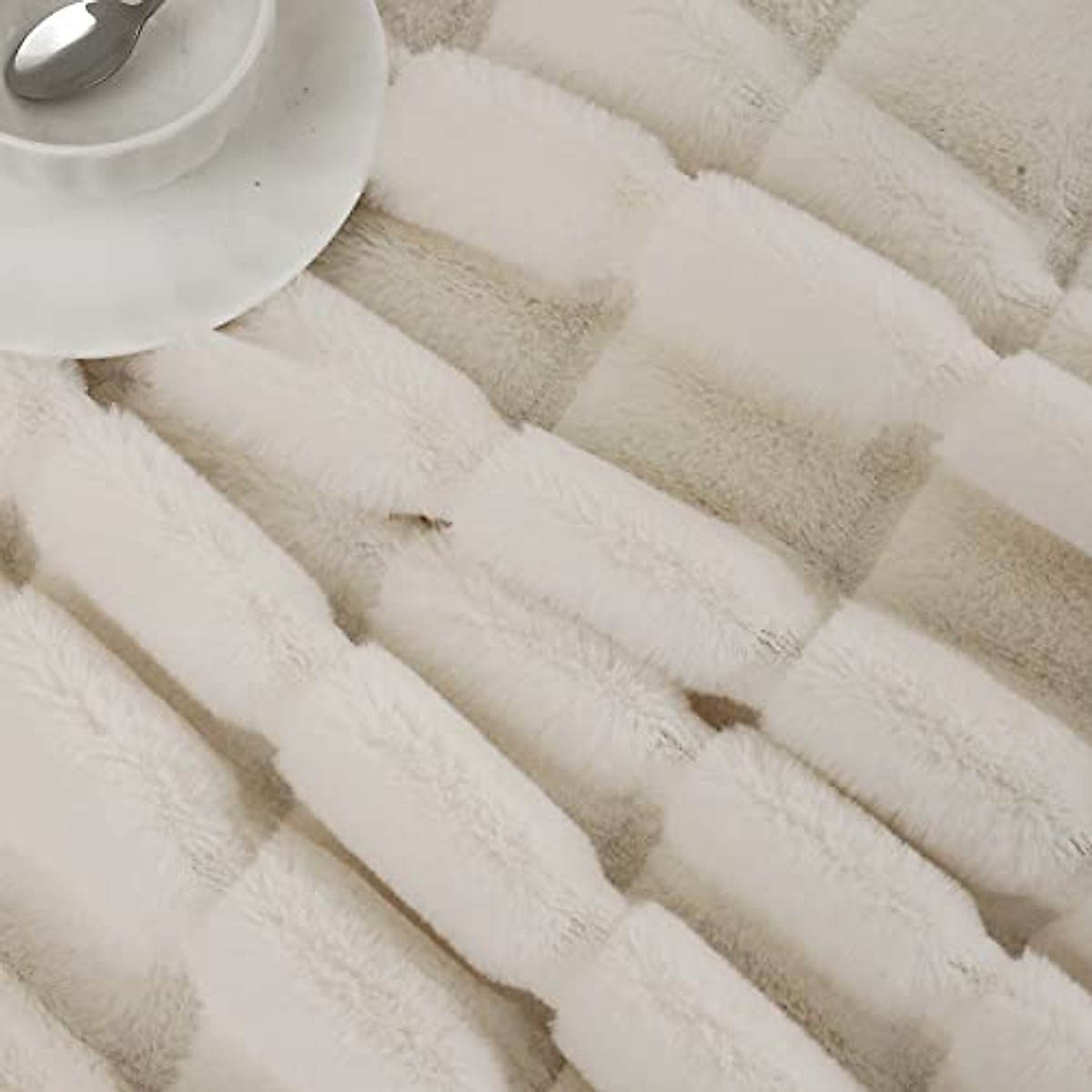 LuxenrelaX Striped Super Soft Faux Fur Throw Blanket-60x80, Anti-Shedding Cozy Fuzzy Plush Blanket for Couch, Bed, Sofa - (60" x 80", Ivory)