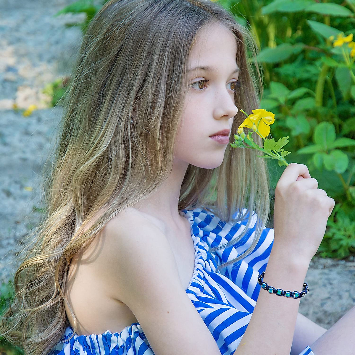 Hicarer Adjustable Mood Bracelet for Women 2 Pieces Dazzling Shimmer Color Changing Beads Based on Emotions Thermochromic Bead Bracelets Christmas Gift for Adult(Blue Rope)