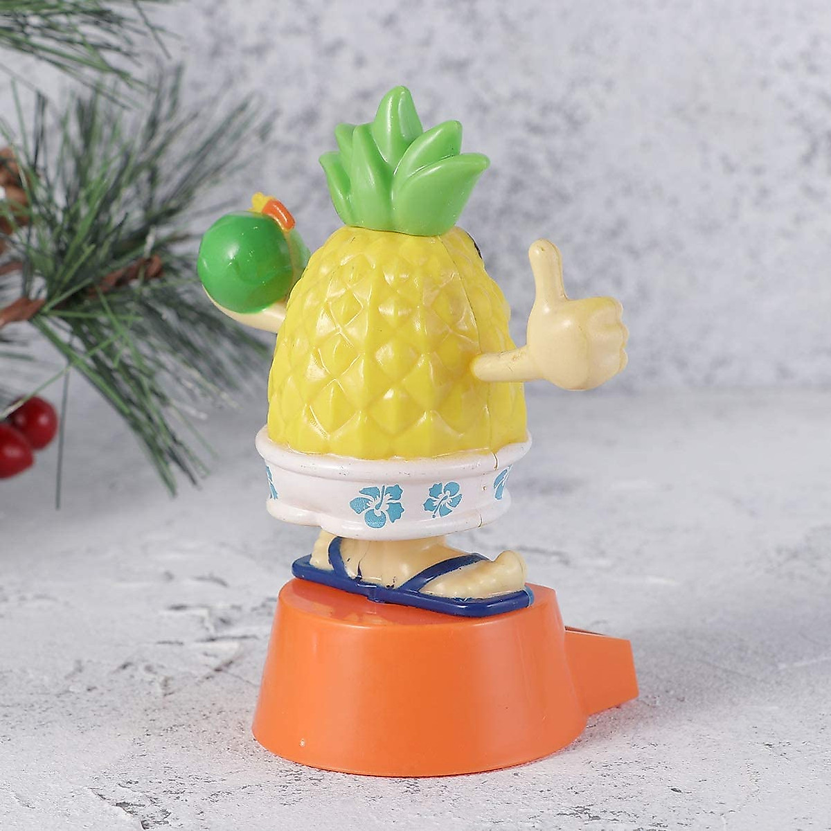 Solar Bobble Shaking Head Dancing Toy Pineapple Figure Statue Car Dash Board Ornaments for Car Vehicle Decoration