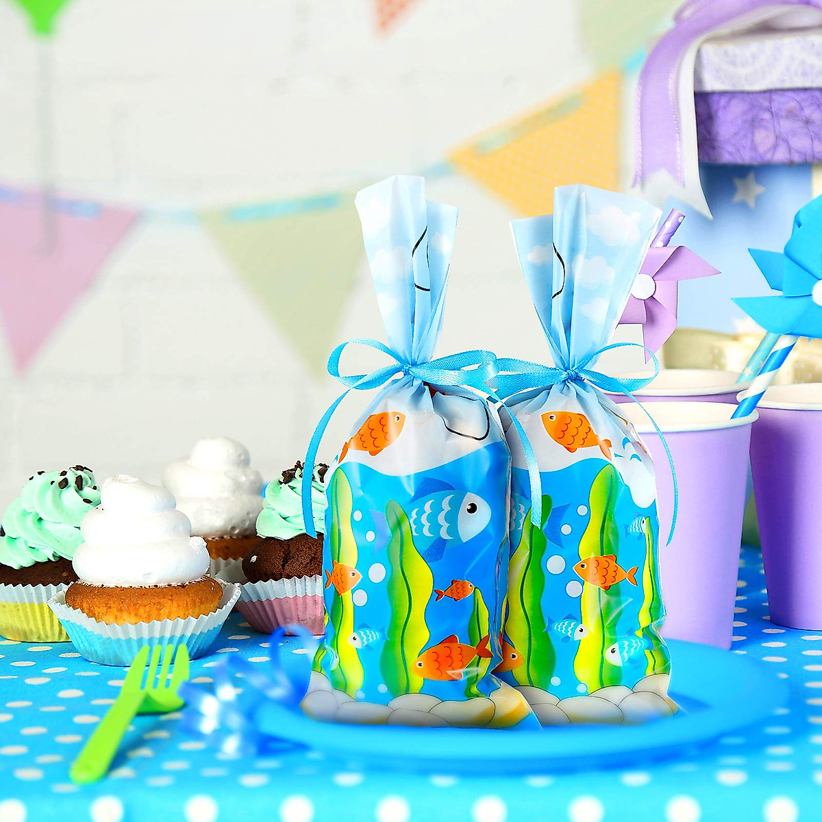 100 Pieces Fishing Party Cellophane Bags Fish Hook Seaweed Treat Bags with a Roll of Blue Ribbon for Candy Chocolate Snacks Cookies Fishing Party Decoration Supplies