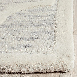 SAFAVIEH Cambridge Collection Accent Rug - 2' x 3', Light Grey & Ivory, Handmade Moroccan Distressed Wool, Ideal for High Traffic Areas in Entryway, Living Room, Bedroom (CAM727G)