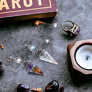 GEHECRST Natural 7 Chakra Healing Crystal Dowsing Pendulum Reiki Gemstone Chips Orgone Pendulum 6 Faceted Hexagonal Pointed Cone Resin Spiritual Pendant for Divination, Wicca, Energy Balancing