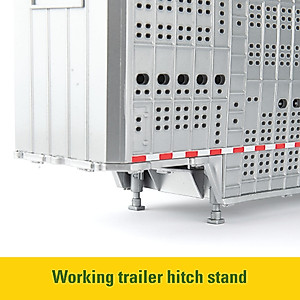 ERTL 1/32 Freightliner 122SD Semi with Livestock Trailer & Cattle 47362