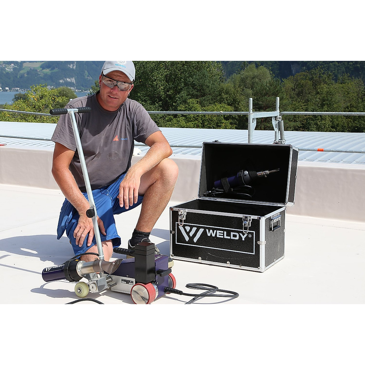AC220V Roofer RW3400 Automatic Roofing Plastic Hot Air Welder with 40mm Overlap Nozzle for Welding Roofing TPO PVC Membrane with Free Hot Air Gun Kit (230V Roofer Welder+120V Hot air Gun Kit)