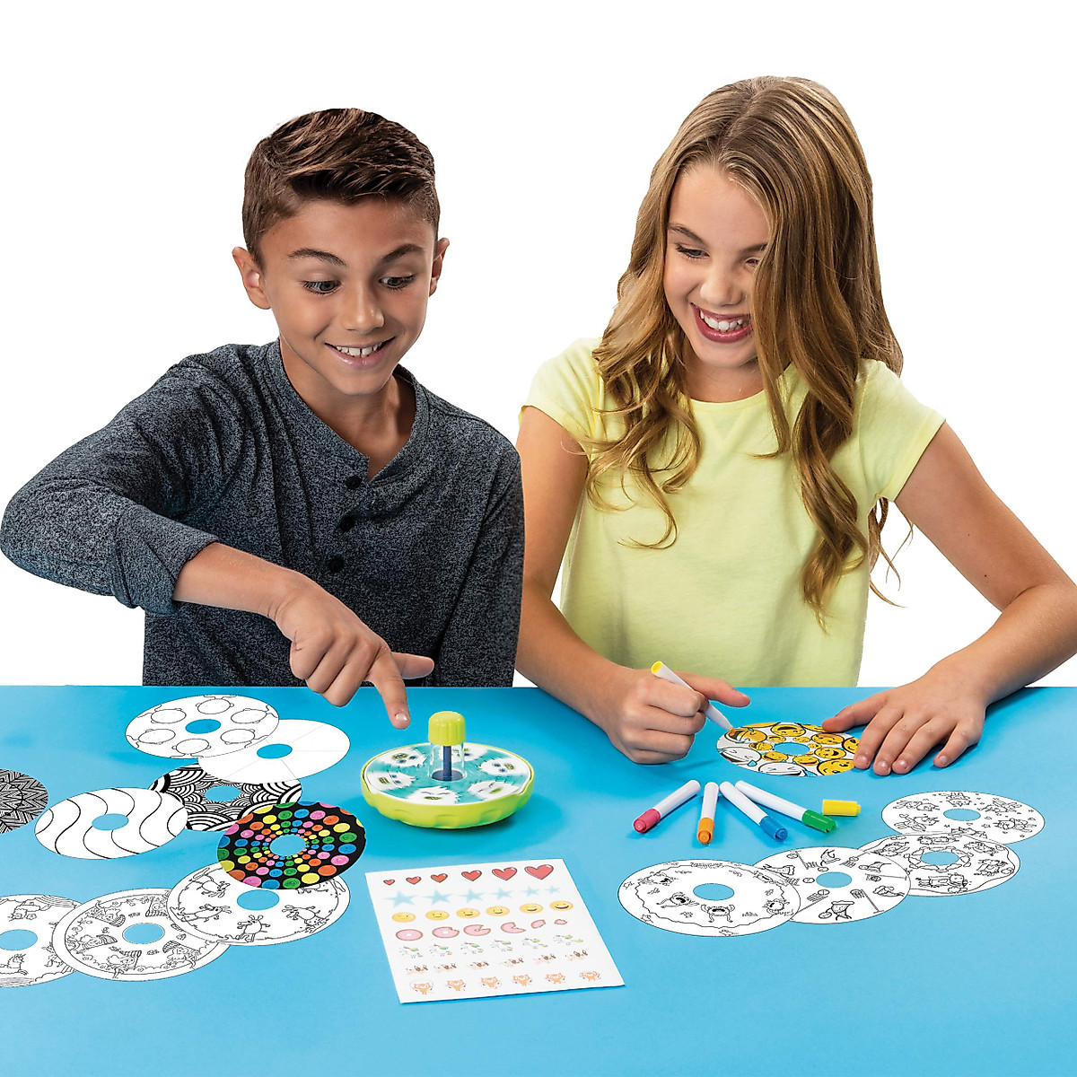 Gifeez, Spinning GIF Art Studio, Creates Over 30 Custom Animations, for Kids Aged 6 and Up