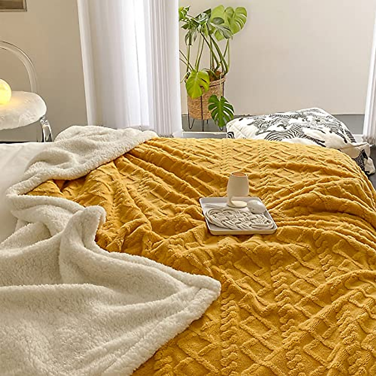 MERRYLIFE Sherpa Fleece Throw Blanket Cozy Soft 3D Stylish Design Fuzzy Thick Warm Blanket for Couch Sofa Bed (50" 60",Light Yellow)