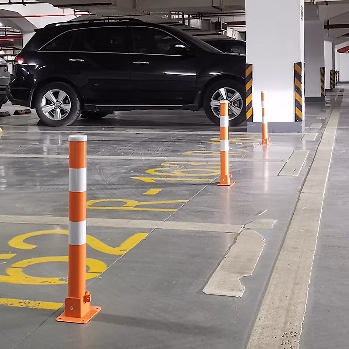 Foldable Parking Barrier Parking Lock, Heavy Duty Parking Bollard Lock Fold Down Barrier Security Parking Barrier with Padlock for Driveways Garage