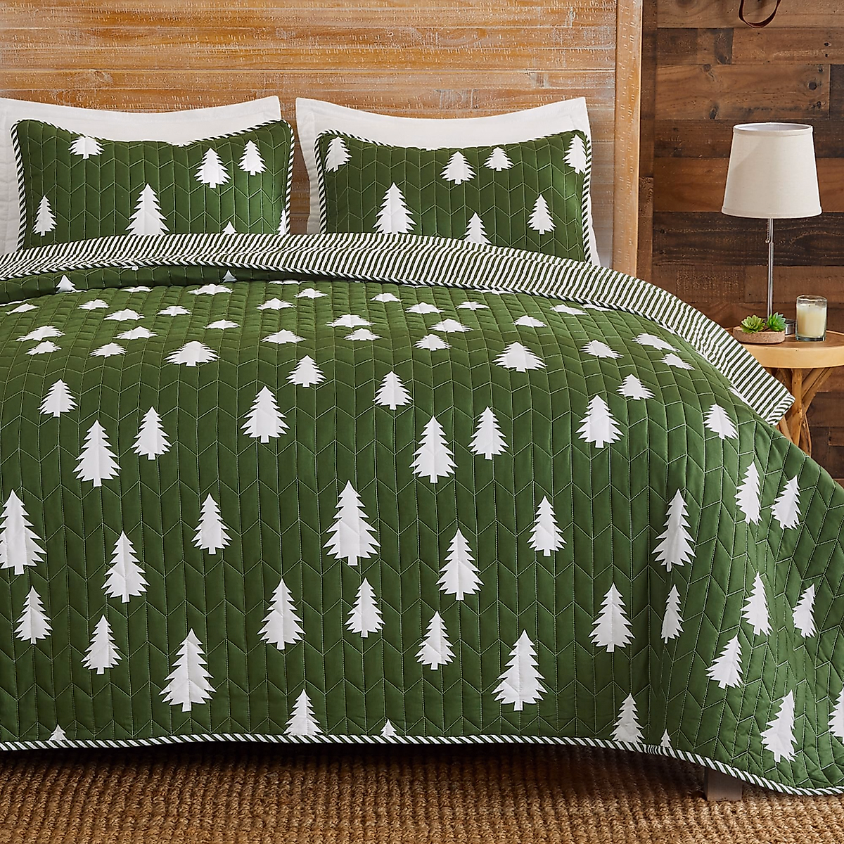 Great Bay Home Full/Queen Reversible Rustic Lodge Olive Bedspread Quilt with Shams - All Season Cabin Coverlet Bedding Set (includes 1 Quilt, 2 Pillow Shams)