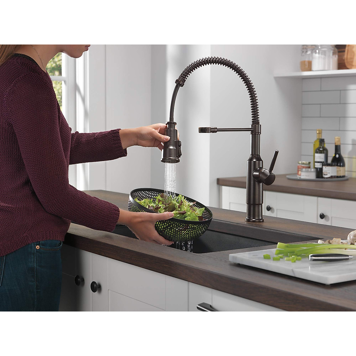 Delta Faucet Theodora Single-Handle Commercial Style Kitchen Sink Faucet with Pull Down Sprayer and Magnetic Docking Spray Head, Venetian Bronze 18804Z-RB-DST