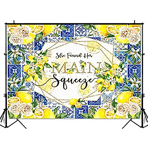 Mocsicka She Found Her Main Squeeze Bridal Shower Backdrop, Citrus Lemon Bridal Shower Party Decorations, Lemonade Bachelorette Party Banner, Boho Floral Lemon Bride Background (7x5ft (82x60 inch))
