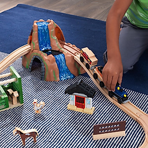 KidKraft Wooden Rural Farm Train Set with 75 Pieces, Children's Toy Vehicle Playset, Gift for Ages 3+