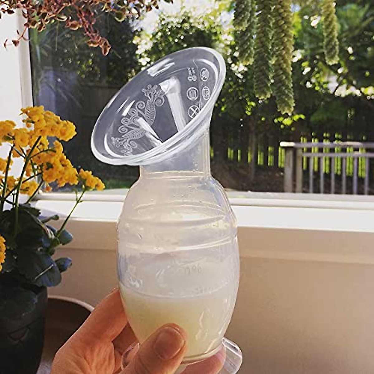 haakaa Manual Breast Pump with Suction Base Breastfeeding Essential, BPA Free, 5oz/150ml