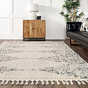 nuLOOM Sadie Moroccan Diamond Tassel Shag Area Rug, 6' 7" x 9', Off-white
