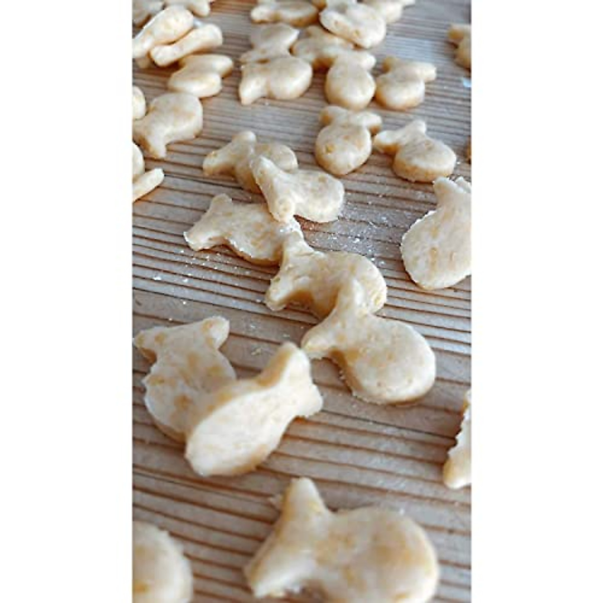 Mini Goldfish Cookie Cutter 1 Inch - Hand Made in the USA - CookieCutterCom Brand - Color May Vary