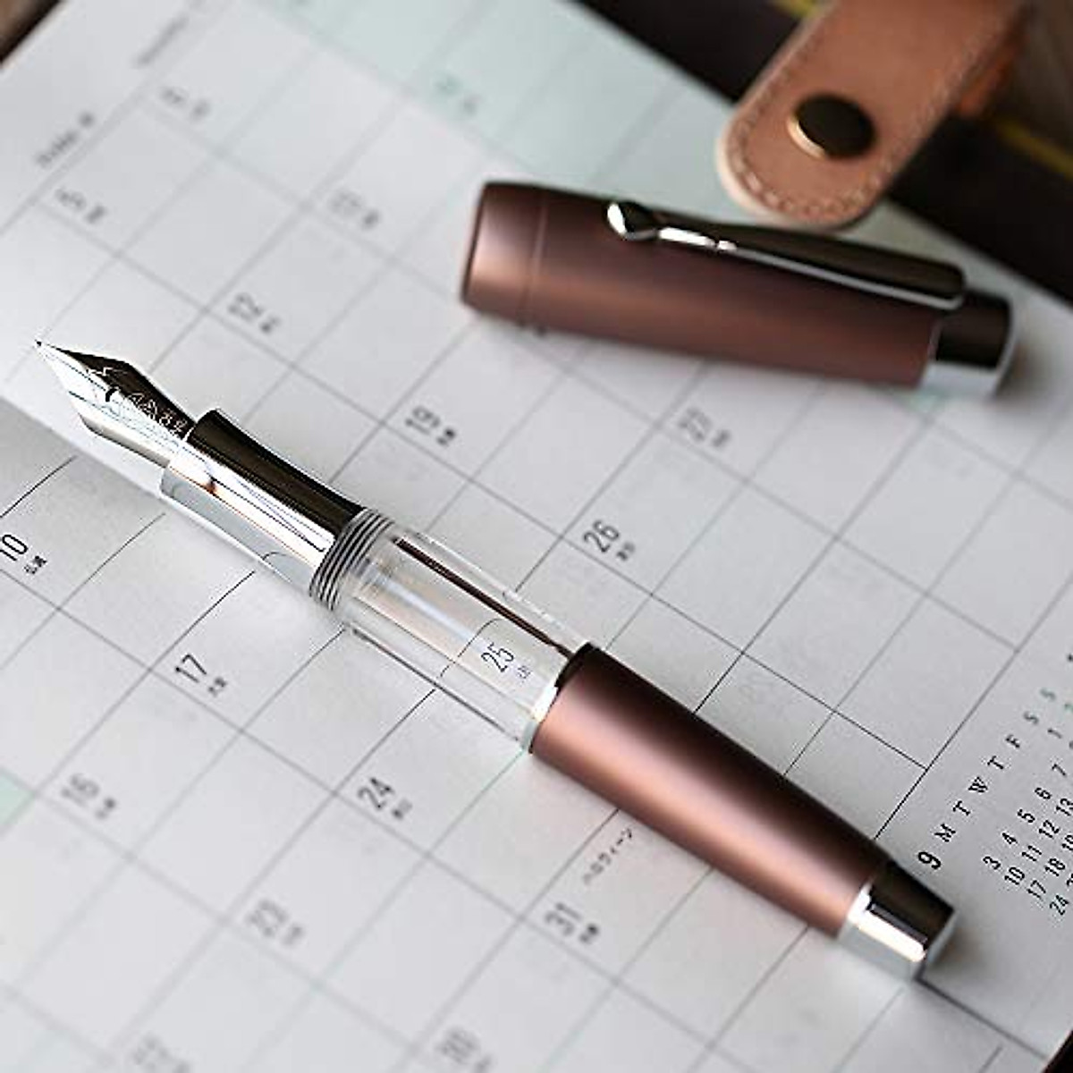 Asvine Mojiang T2 Elastic Piston Fountain Pen, Brown Alloy Acrylic Large-Capacity Ink Pen, Fine Nib with Pen Case