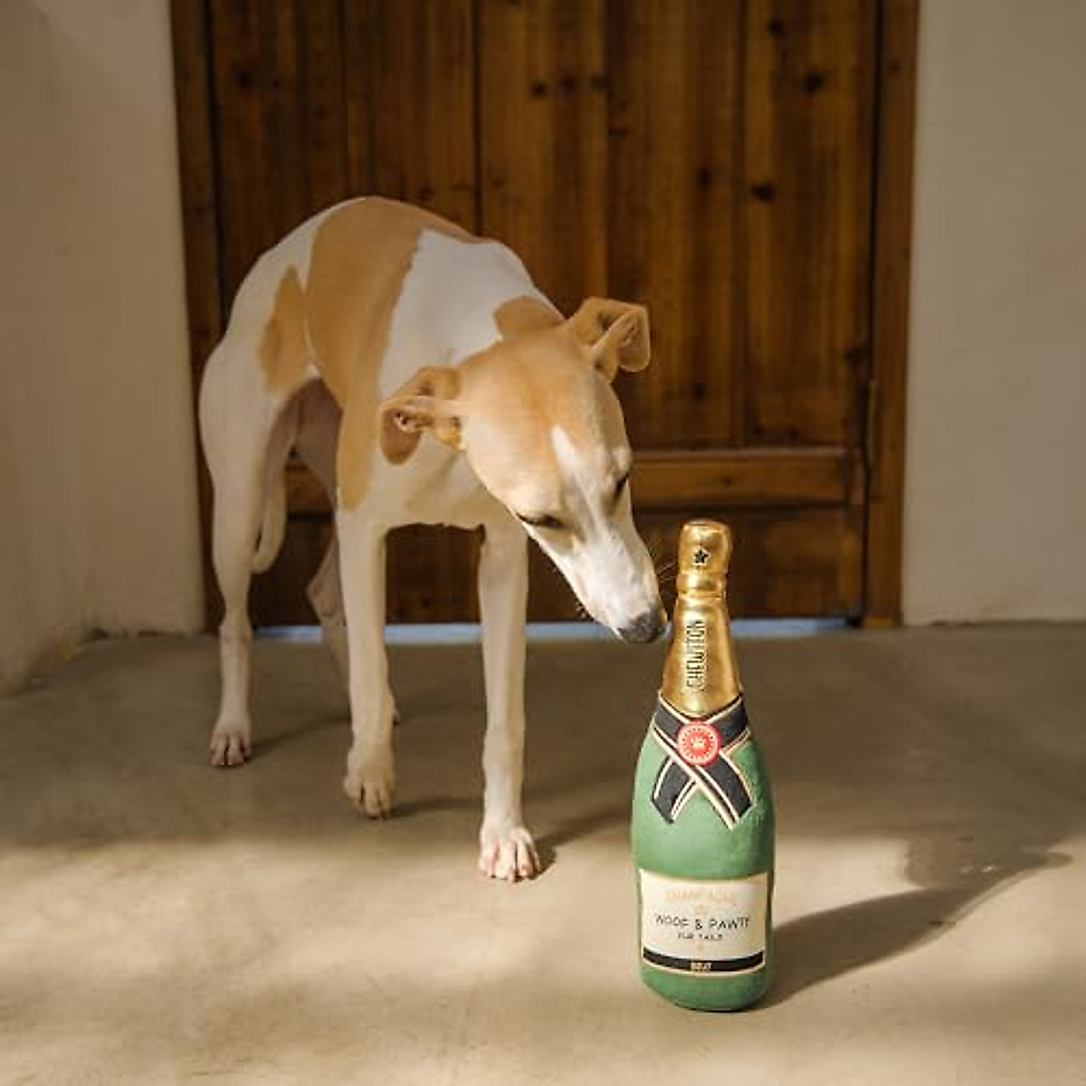 CHEWFFON Dog Toy, Squeaky Dog Toys for Boredom, Plush Dog Present Chew Toy for All Breeds Dogs, Champagne Shape Interactive Dog Toys for Birthday Stimulating Gifts