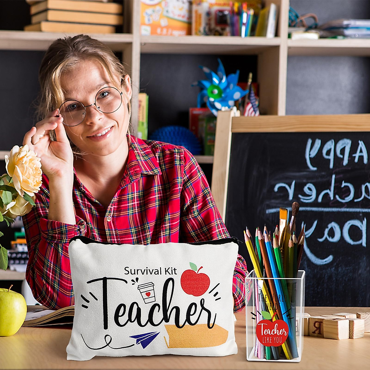 UAREHIBY Teacher Gifts,6 PCS Teacher Appreciation Gifts,Back to School Gifts for Teachers,End of The Year,Graduation,Valentine's Day Gifts for Teacher with Socks,Pen Holder,Scented Candle