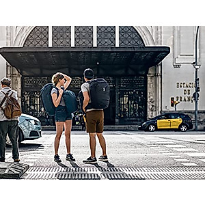 Thule Landmark 60L Travel Pack, Obsidian