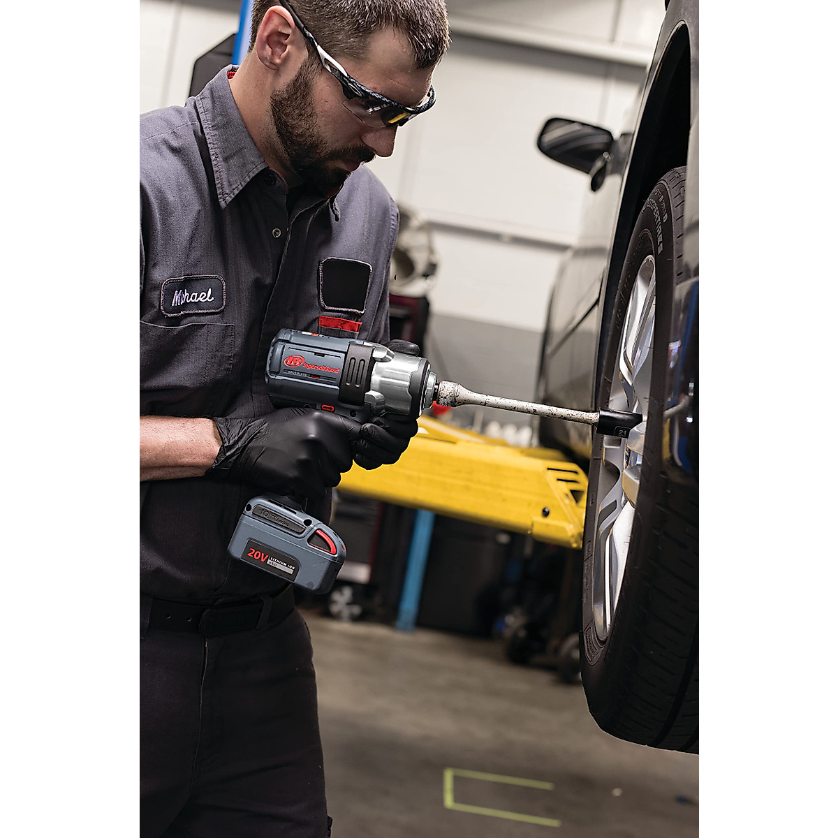 Ingersoll Rand W7152 20V High-torque 1/2" Cordless Impact Wrench, 1500ft-lbs Nut-busting Torque