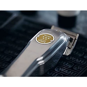 Wahl Professional Senior Metal Clipper 5 Star Edition - Charging Stand for Professional Barbers and Stylists