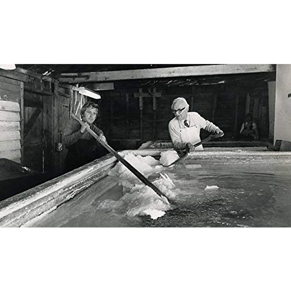 Maldon Salt, Sea Salt Flakes, 20 oz (570 g), Resealable Tub, Kosher, Natural, Handcrafted, Gourmet, Pyramid Crystals