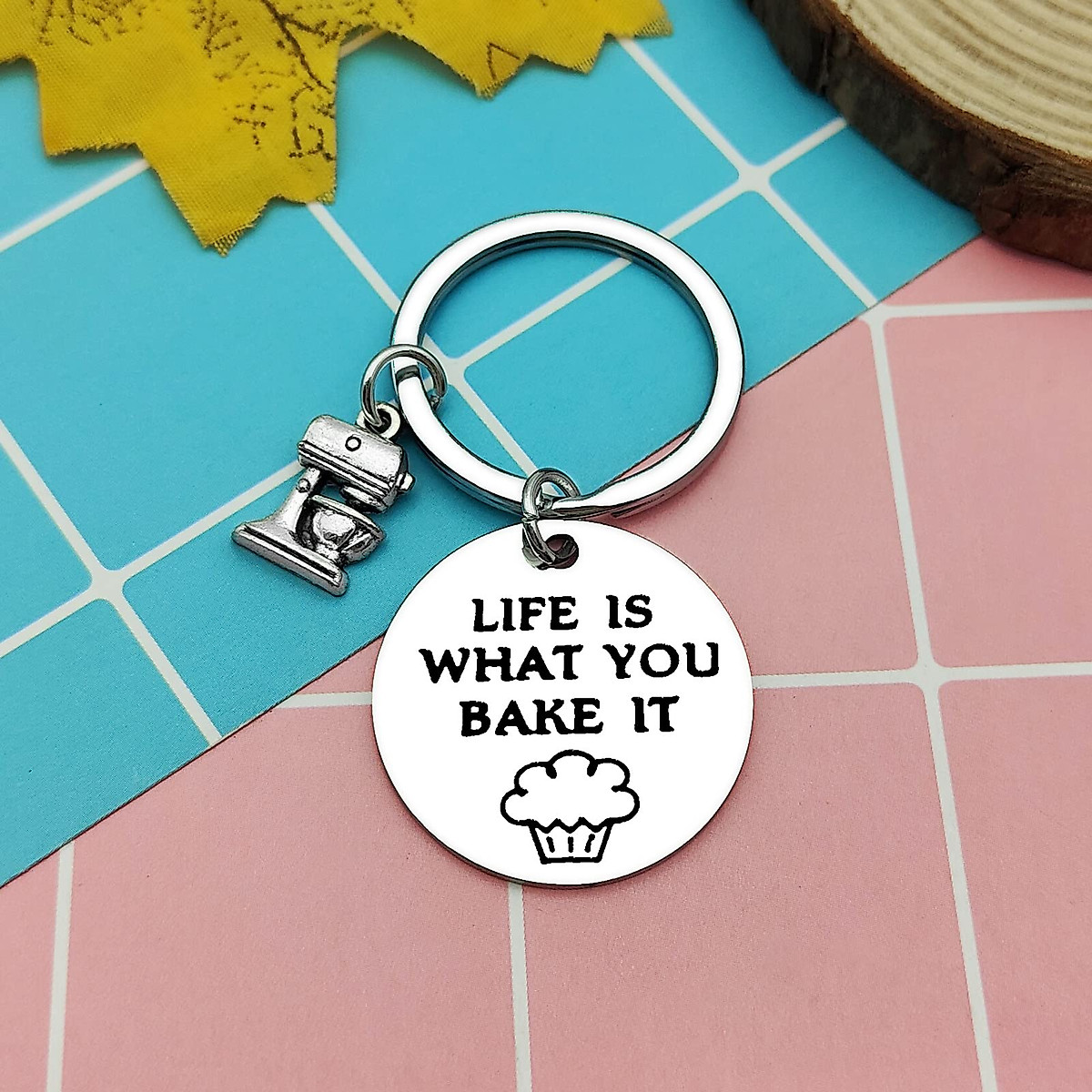 Heigebi Baker Gift Baking Lover Keychain Pastry Chef Gifts for Women Men Baker Keyring Jewelry Culinary Student Culinary School Graduation Gift Thanksgiving Day Christmas Birthday Present