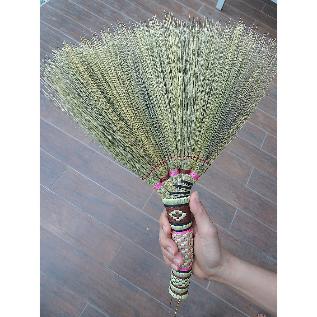 Asian Whisk Broom Natural Grass Duster 1piece 14 inch Tall Dustpan Brush Wooden Handmade Thai Bamboo Handle Sweeper for Dusting