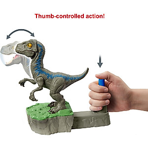Mattel Games Rock 'Em Sock 'Em Raptors Jurassic World Domination Kids Game Fighting Raptors with Blue vs Atrociraptor