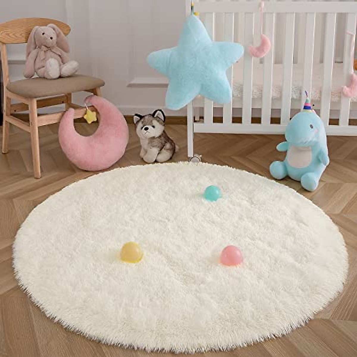 Goideal Soft Round Shaggy Rug, 4 x 4 Feet Cream Fluffy Circle Rug for Boys Girls, Fuzzy Cute Bedroom Rug, Circle Plush Floor Carpet for Nursery Room Decor