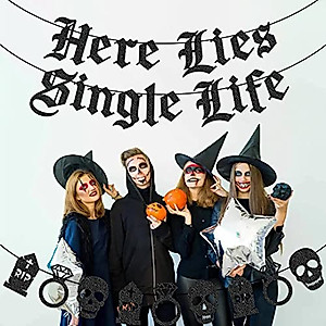 Here Lies Single Life Banner Garland for Halloween Bachelorette Party Gothic Bachelorette Party Decorations
