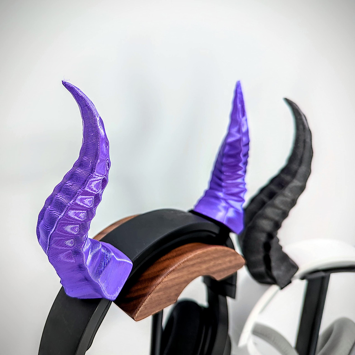 BeamTeam3D Spiky Devil Horns for Headphones - Demon Headphone Attachment in Various Colors with Self Fastener - Cosplay Devil Ears for Gamers and Streamers (Set of 2) (Sparkle Black)