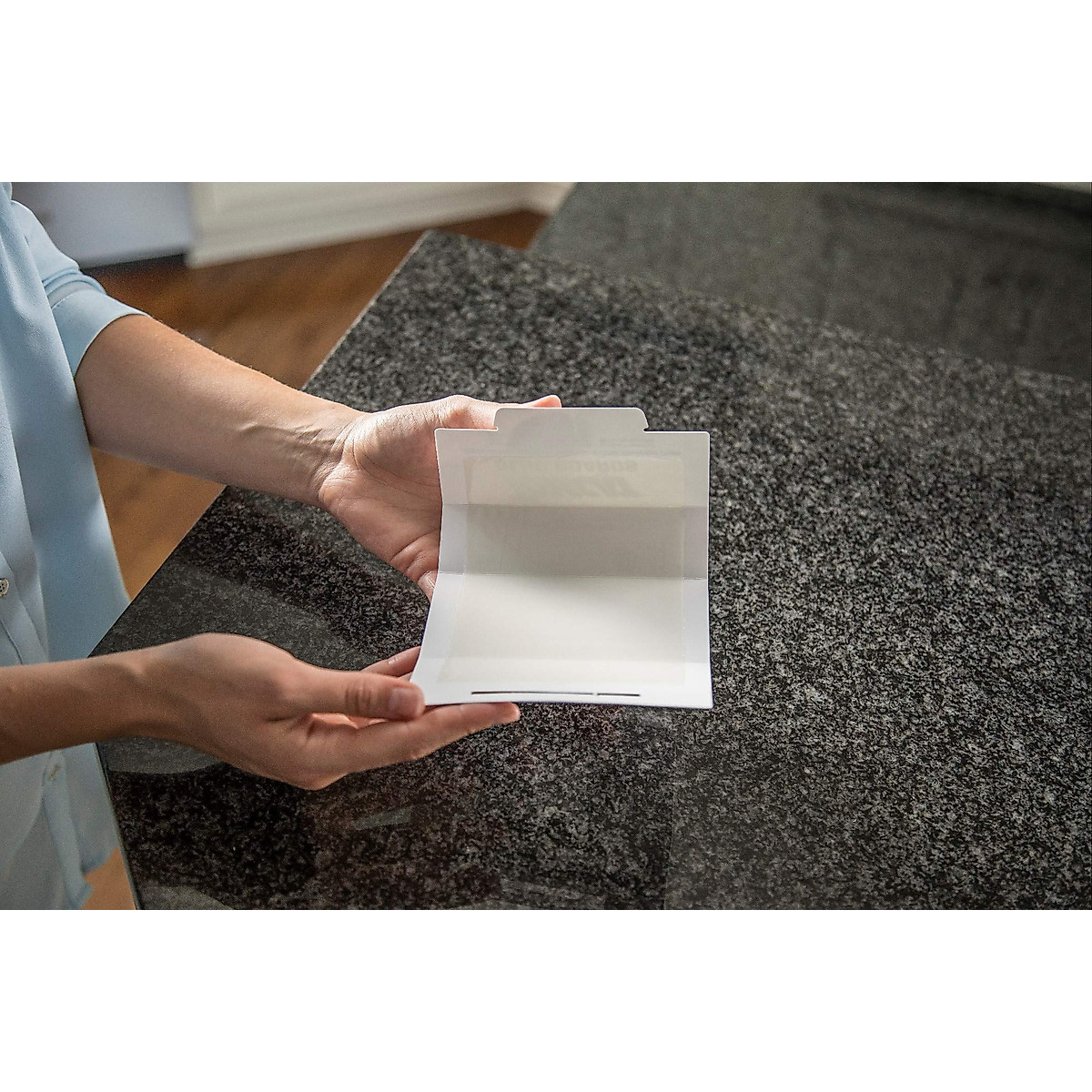 Tomcat Glue Boards with Eugenol for Enhanced Stickiness, 104 Glue Boards