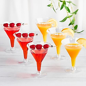 Zezzxu 24 Pack Plastic Martini Glasses - 7 oz Disposable Clear Plastic Cocktail Cups, Unbreakable & Reusable Wine Shooter Glasses for Party Margarita, Champagne, Wine