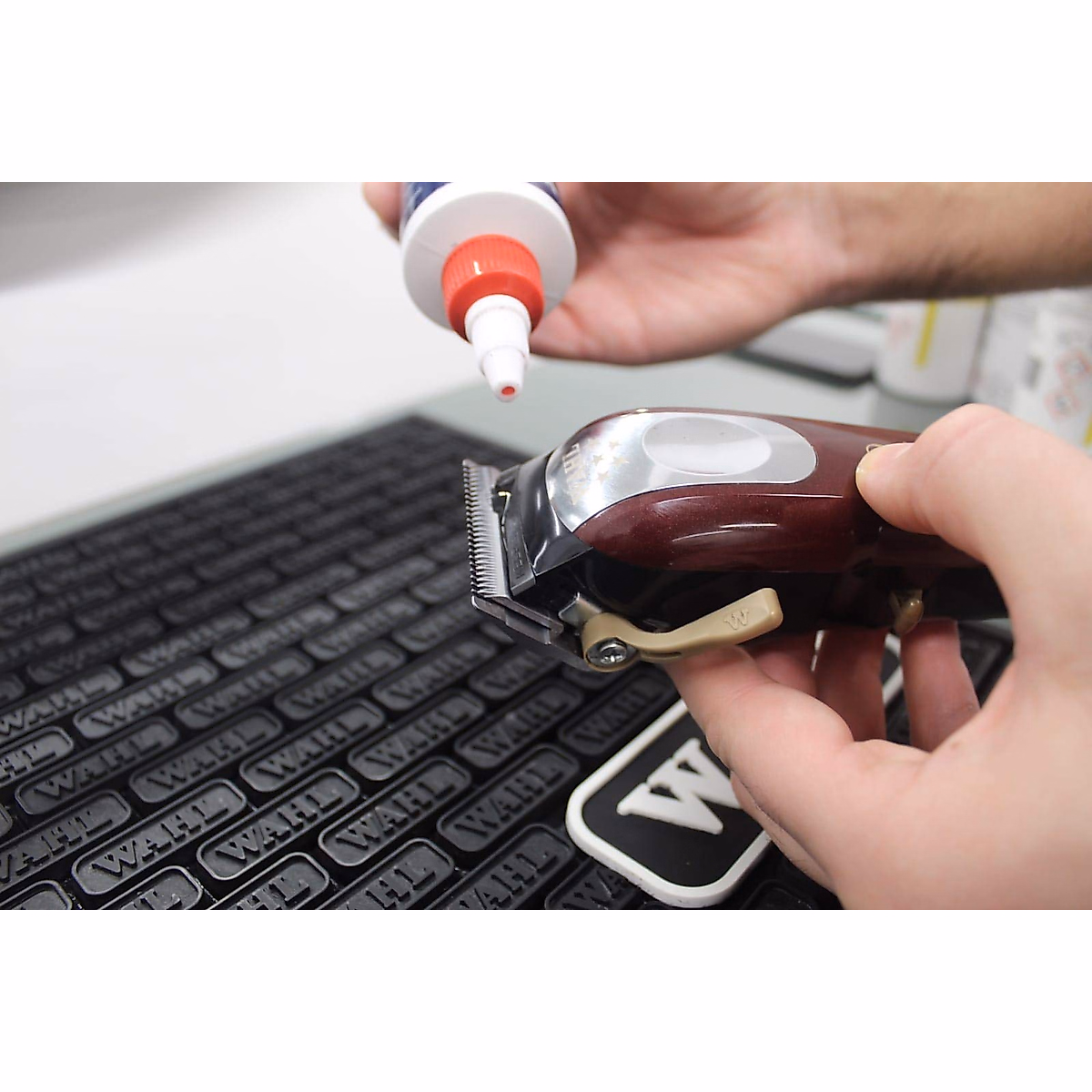 Wahl Clipper Oil, Blade Oil for Hair Clippers, Beard Trimmers and Shavers, Lubricating Oils for Clippers, Maintenance for Blades, Suitable for Hair Clipper and Trimmer Blades,Reduces Friction,118.3 ml