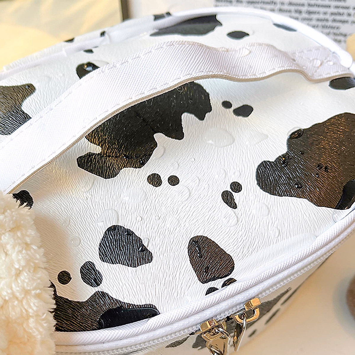 Meiyuuo Cute Makeup Bag Small Cosmetic Bags for Women Girls Gift for Teens Medium Pouch for Purse Essentials Toiletry Zip Pouch PU Waterproof Organizer Case (Cow Print)