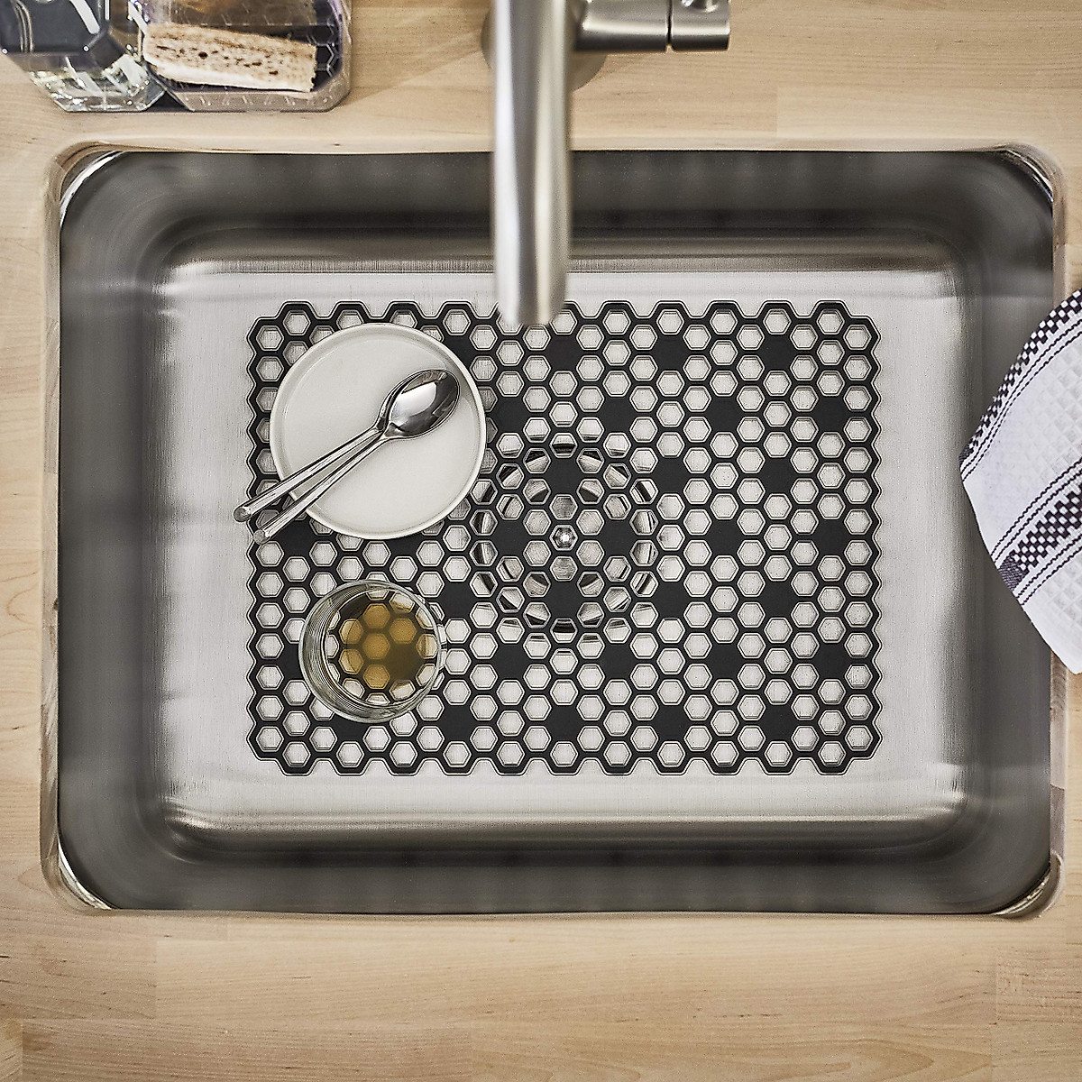 Spectrum Diversified Hexa Raised Feet Quick-Drying Heavy-Duty Protector with Non-Slip Surface, Large Farmhouse Sink Mat, Frost/Gray