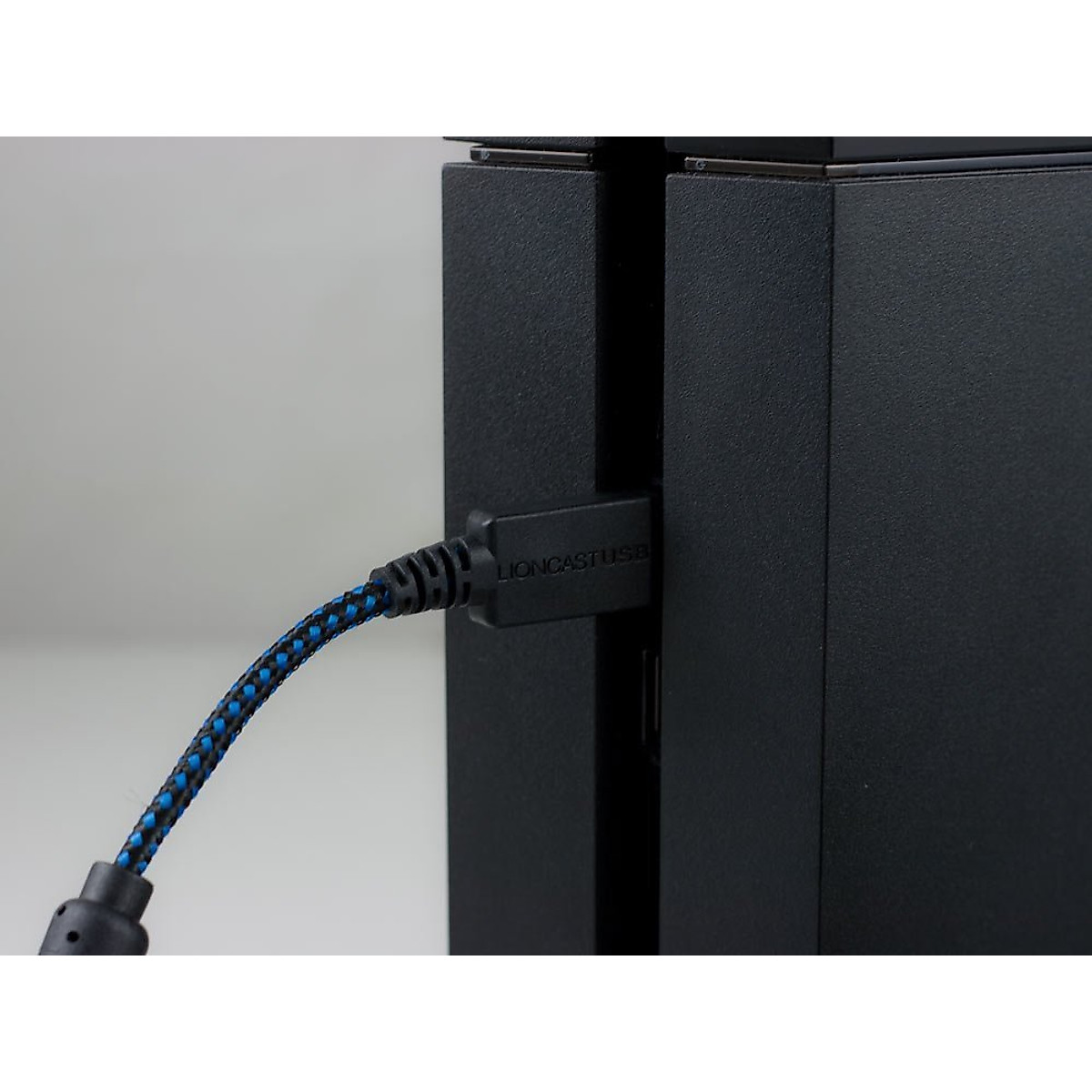 Lioncast Controller Cable for Xbox One and PS4 with Textile Cover Protection and Cable Strap Organizer | ps4 Charger Cable | Controller Charging Cable | Micro USB 2.0; 1 x 4 Meters – Blue and Black