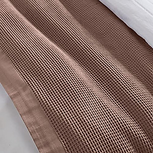 Great Bay Home 100% Cotton Rose Waffle Weave King Blanket | Lightweight and Breathable | Soft Versatile Redwood Bed Blanket | Perfect for Layering Cotton Blanket | Hazel Collection